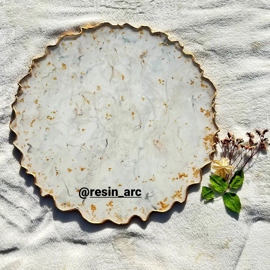 Resin Arc; The Mother-Daughter Duo Crafting Resin Art Pieces